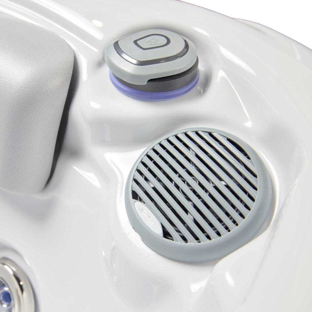 Pluto - Wellis hot tub