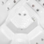 Pluto - Wellis hot tub