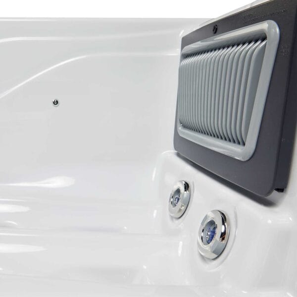 Pluto - Wellis hot tub