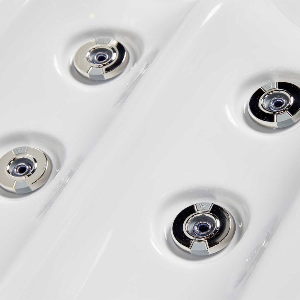 Pluto - Wellis hot tub