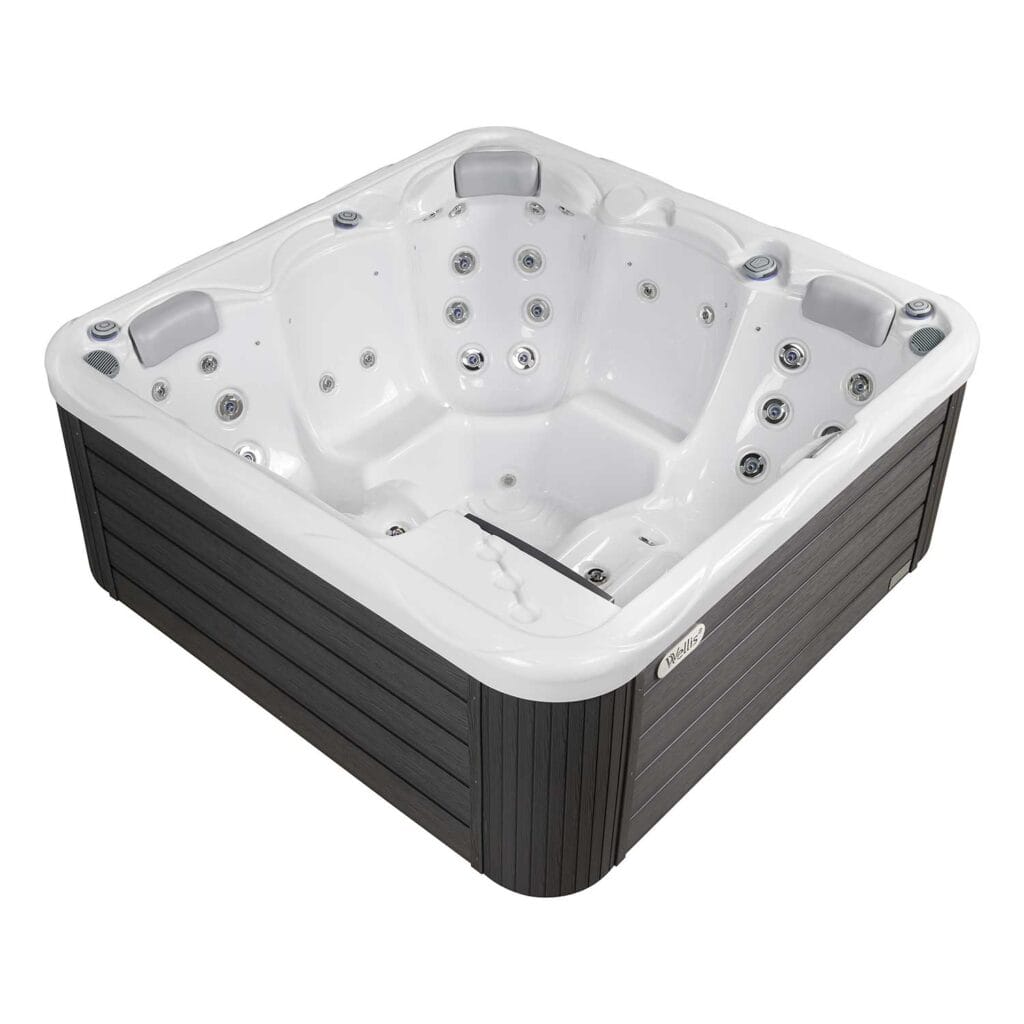 Pluto - Wellis hot tub